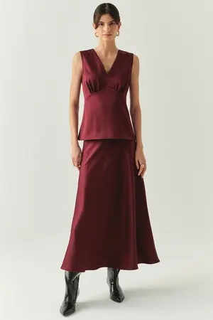 EXQUISE Galilea V Neck Satin Look Blouse