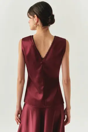 EXQUISE Galilea V Neck Satin Look Blouse