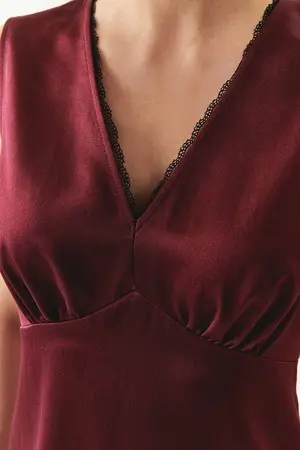EXQUISE Galilea V Neck Satin Look Blouse