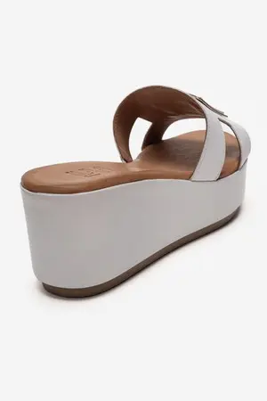 FOREVER & ALWAYS SHOES Hiola Leather Platform Sandal