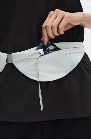 On Post Archive Facti Run Belt Bag - Ice