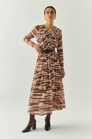 EXQUISE Bellamy K. Midi Dress With V-neck And Long Sleeves