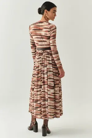 EXQUISE Bellamy K. Midi Dress With V-neck And Long Sleeves