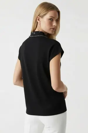 EXQUISE Sleeveless Regular Fit Knit Embroidered Shirt