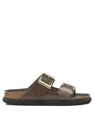 BIRKENSTOCK Arizona Droplet Buckle Low Sandals - Brown