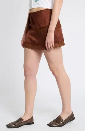 MUSE ASSEMBLY Lace Trim Miniskirt