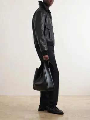 Saint Laurent Le 5 À 7 Logo-embellished Messenger Bag - Black