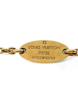 LOUIS VUITTON Essential V Necklace