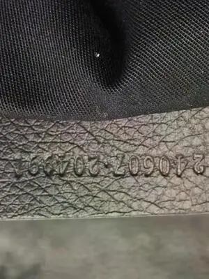 Alexander McQueen De Manta Skull-embossed Clutch Bag