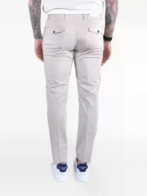 Eleventy Pleated Garment-dyed Chino Pants
