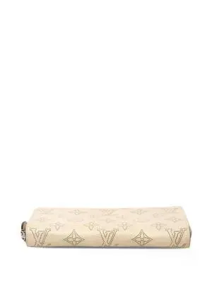 LOUIS VUITTON 2016 Monogram Mahina Zippy Wallet Long Wallets - White