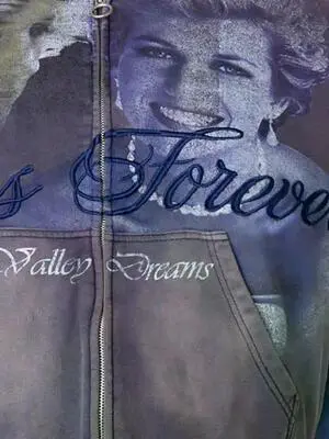VALE FOREVER Zip-up Hoodie