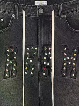 VALE FOREVER Patch Detail Denim Shorts