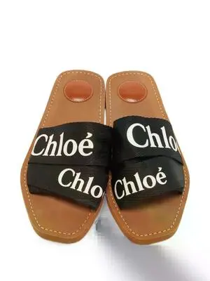 Chloé Woody Logo Slides - Black