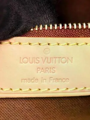 LOUIS VUITTON Monogram Batignolles Vertical Tote Bag