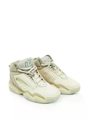 LOUIS VUITTON Trainer Sneakers