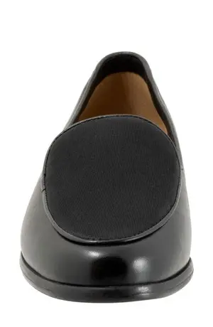 Trotters Layla Loafer - Black