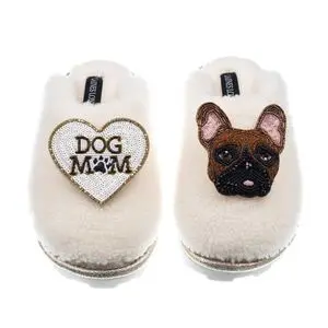 LAINES LONDON Laines London Teddy Closed Toe Slippers With Frenchie And Dog Mom Brooches White