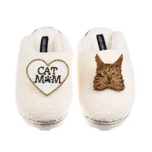 LAINES LONDON Laines London Teddy Towelling Slippers With Cat Brooches White