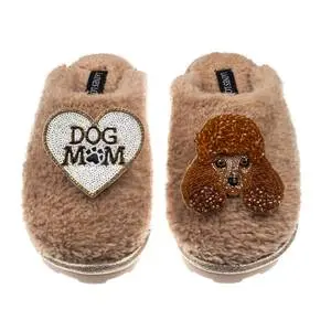 LAINES LONDON Teddy Towelling Slippers With Poodle And "dog Mom" Brooches - Brown