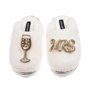 LAINES LONDON Mrs" Champagne Glass Embellished Teddy Slippers - White