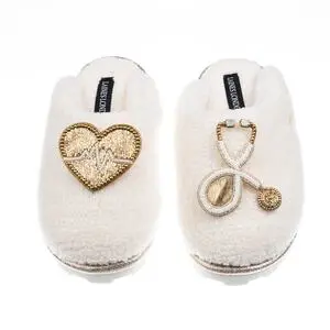 LAINES LONDON Neutrals / Teddy Closed Toe Slippers With Doctor Brooches Cream - White
