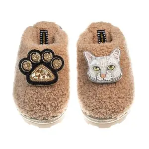 LAINES LONDON Teddy Slippers With Cat And Paw Brooches - Brown