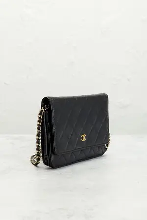 Chanel Caviar Classic Wallet On Chain
