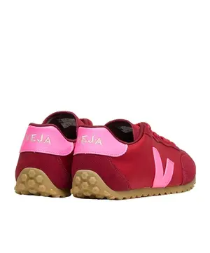 VEJA Retro Runner Low-top Sneakers