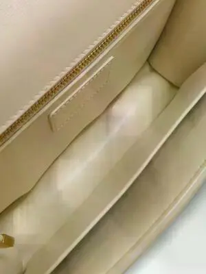 Dior 30 Montaigne Shoulder Bag - Neutrals