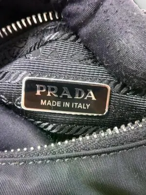 Prada Re-edition 2005 Logo-detail Two-way Shoulder Bag