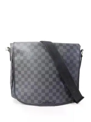 LOUIS VUITTON Mm Damier Graphite Daniel Shoulder Bag - Black