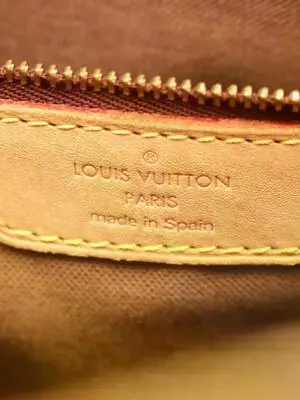 LOUIS VUITTON 2006 Monogram Batignolles Vertical Tote Bag