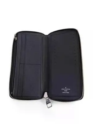 LOUIS VUITTON Taiga Zippy Vertical Wallet