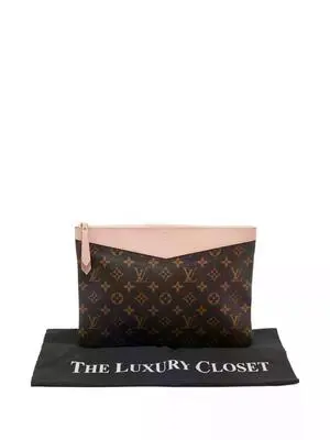 LOUIS VUITTON Monogram Canvas Daily Clutch Bag - Brown