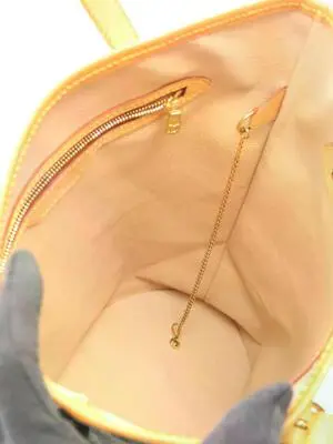 LOUIS VUITTON 2018 Monogram Gm Bucket Bag