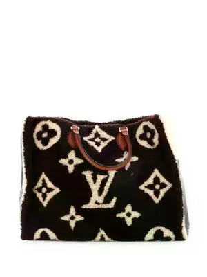 LOUIS VUITTON Monogram Giant Teddy Fleece Gm Tote Bag