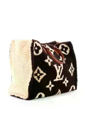 LOUIS VUITTON Monogram Giant Teddy Fleece Gm Tote Bag
