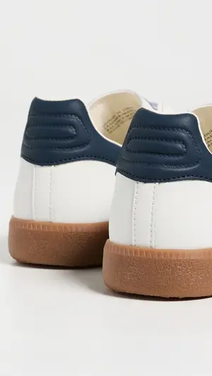 BACK 70 Cloud Sneakers