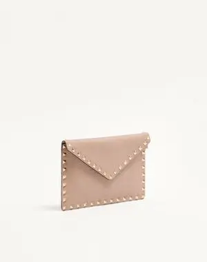 Valentino Garavani Rockstud Grainy Calfskin Pouch - Poudre