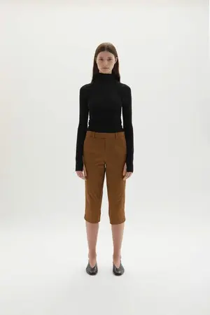 JOAEN Sara Capri Pants - Olive