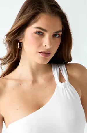 Guess Eira One Shoulder Top