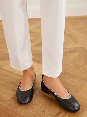 Burberry Leather Ballet Flats With Checked Trim - Black