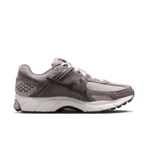 Nike Zoom Vomero 5 Se Shoes