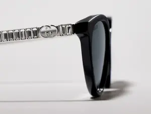 Gucci Cat Eye Frame Sunglasses With Crystal Embellishments - Black