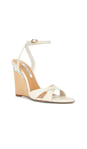 Steve Madden Sorynn Sandal In Ivory