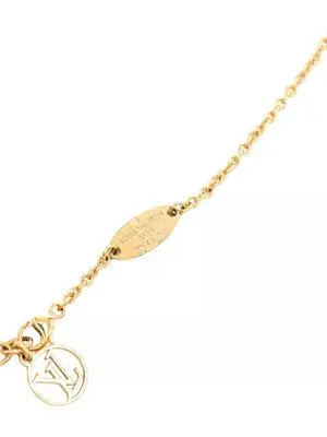 LOUIS VUITTON 2022 Essential V Pendant Necklace