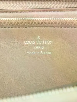LOUIS VUITTON 2017 Taurillon Comete Wallet Long Wallets