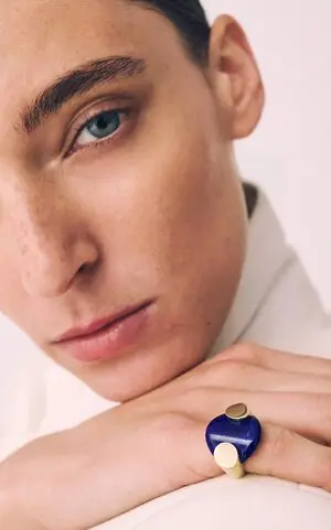 TABAYER 18k Yellow Gold Signet Stone Ring