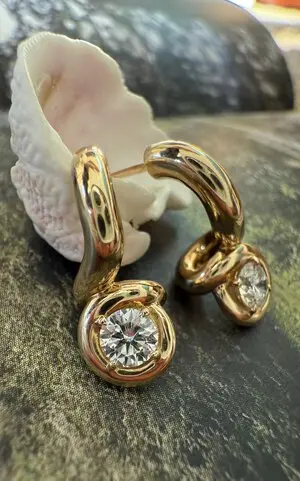 VICE VERSA 14k Yellow Boa Earrings